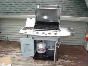 Can Propane Tanks Be Next to House? (The Distance Required) - Propane HQ